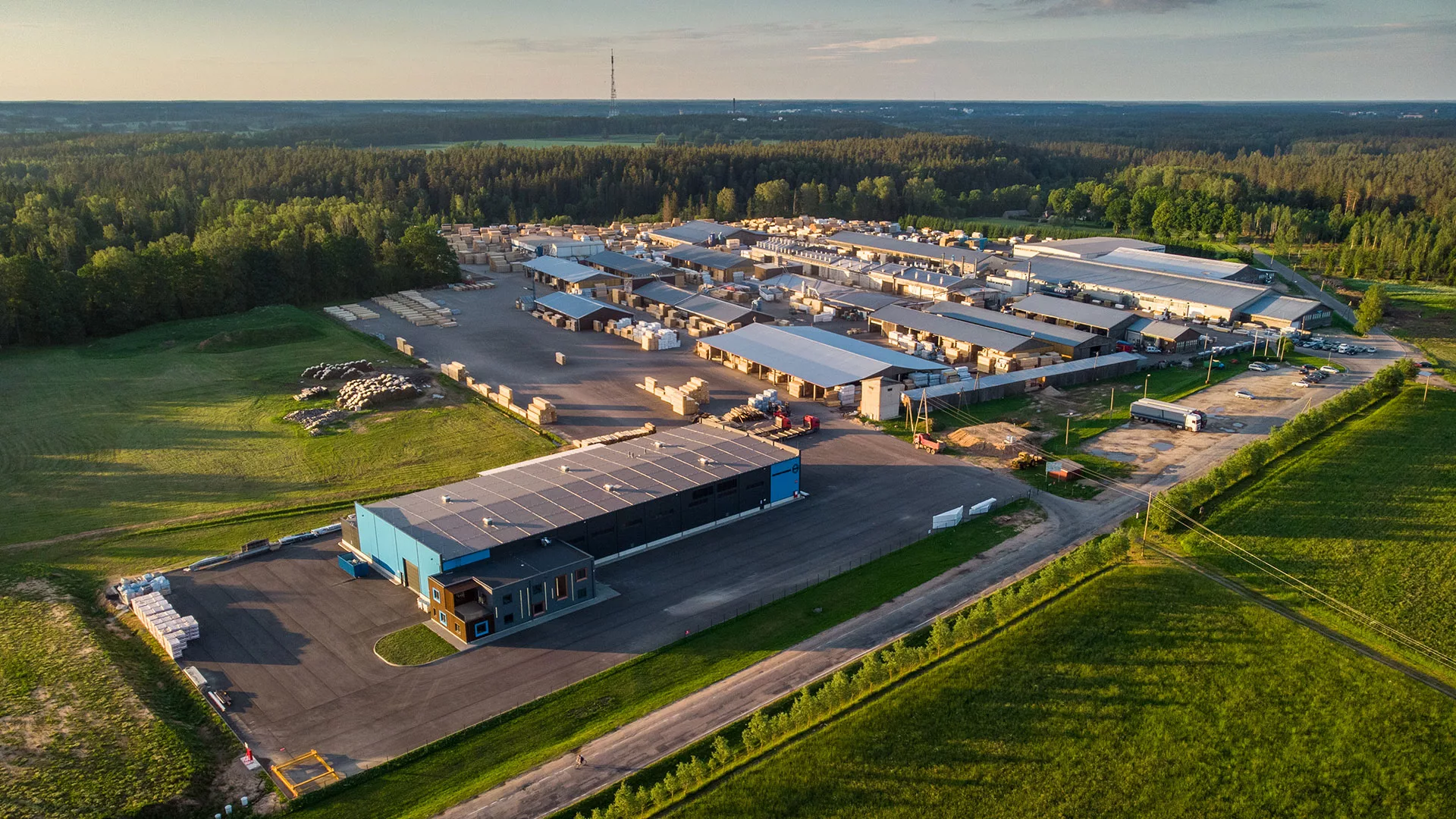 Bitus Latvia | Kokapstrādes ražotnes pie Valmieras un Cēsīm